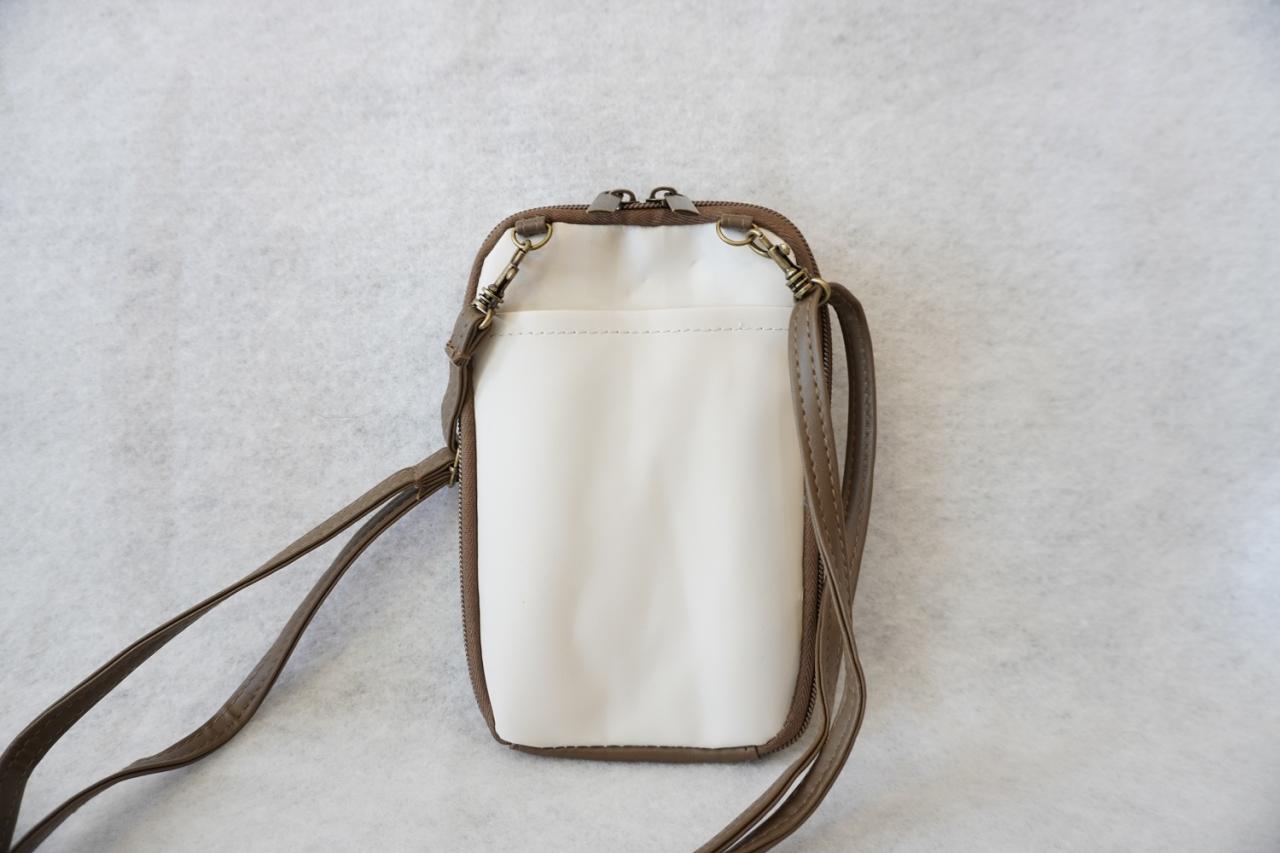 リラックマ×コンビニ限定の「スマホショルダー」がふわもこで大人カワイイ！（写真 5/25） - mimot.(ミモット)