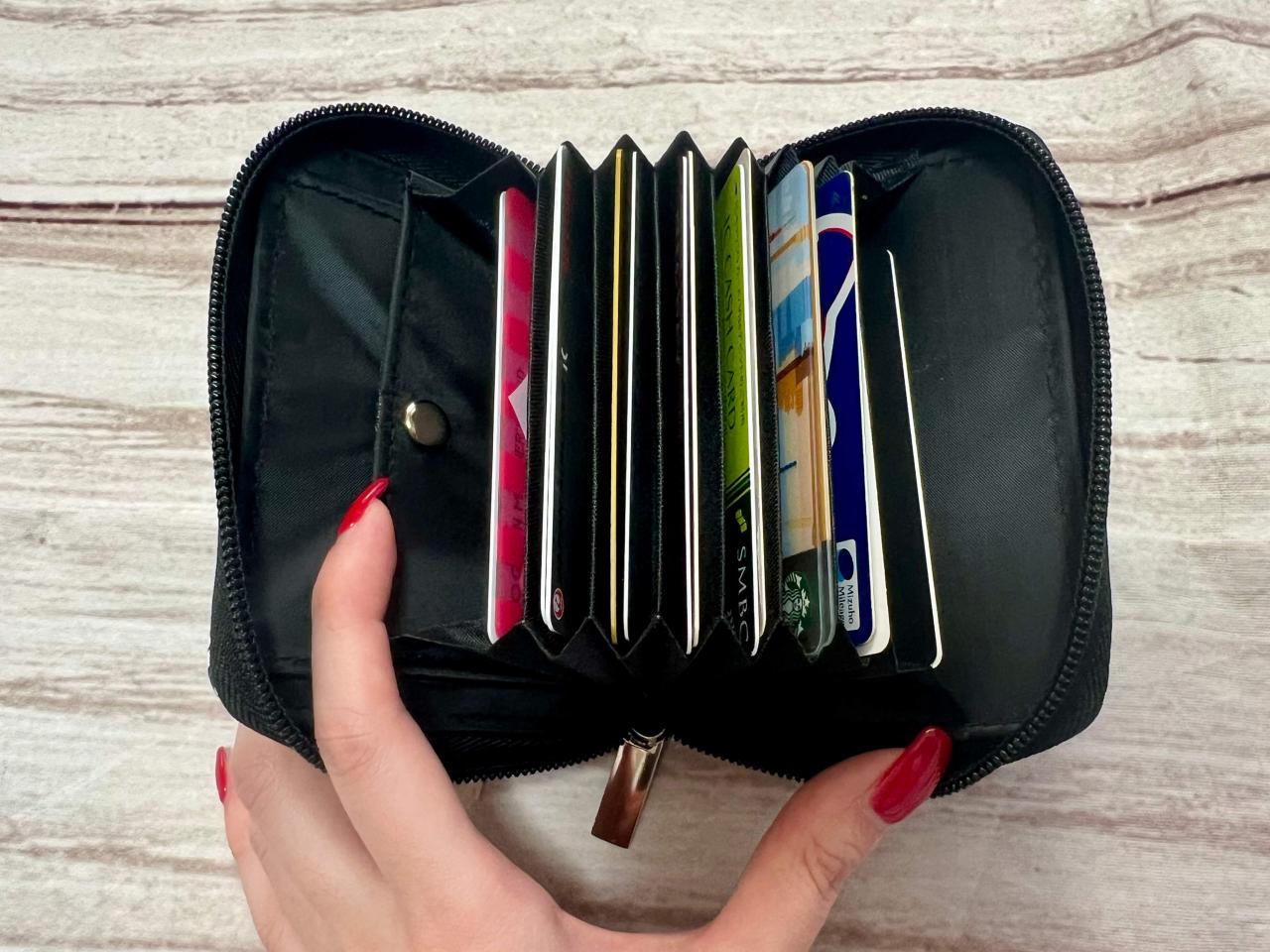 ミッキーのキュートな「ミニ財布」こだわりポイント満載！本屋さんで買えるよ（写真 16/22） - mimot.(ミモット)