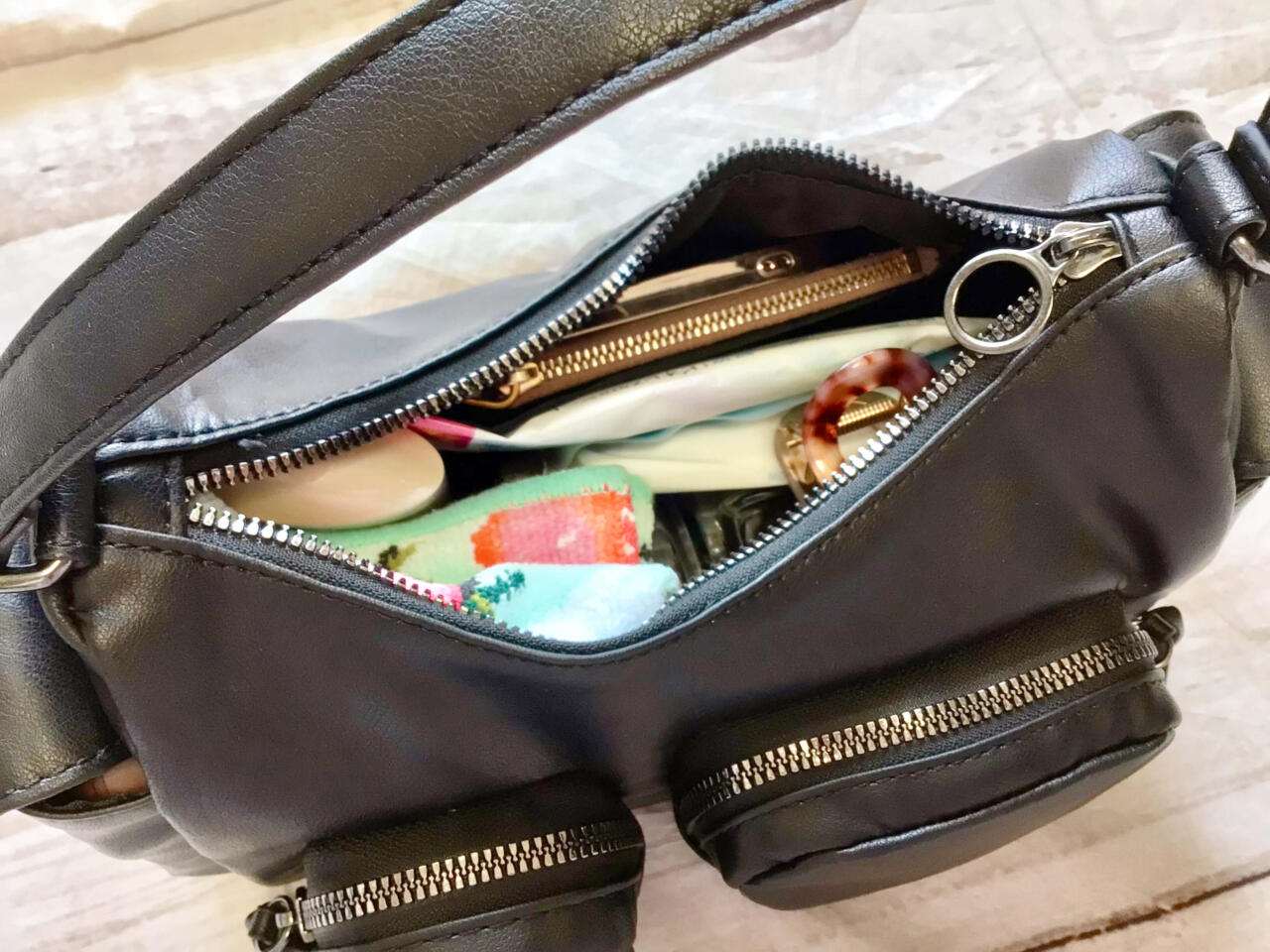 【GU新作バッグ】秋冬まで使える！トレンド感満載の高見え「ショルダー」出たよ♪（写真 24/41） - mimot.(ミモット)