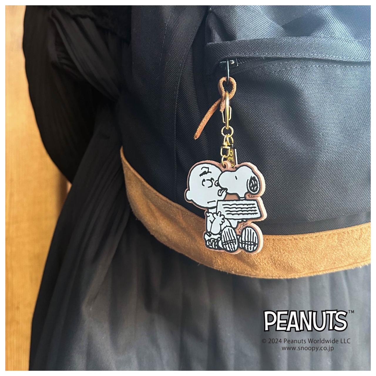 やや大きめサイズのスヌーピーがキュート♪PEANUTSラバーキーホルダーが使いやすい！（写真 2/6） - mimot.(ミモット)