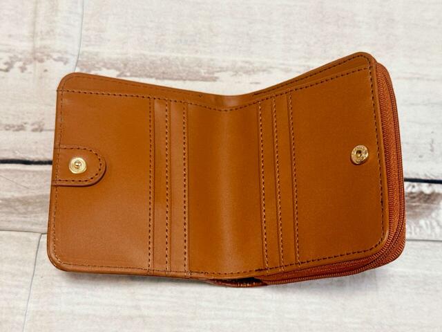 2000円以下で買える！しまむらのスヌーピー新作「お財布」機能的で高級感たっぷり♪（写真 11/21） - mimot.(ミモット)