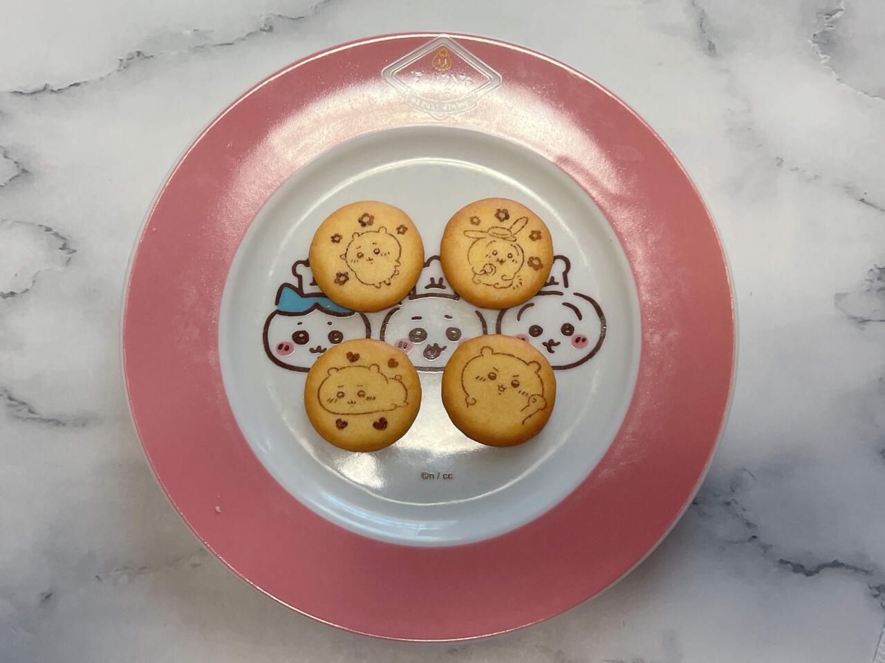 【ちいかわ】新作の食玩「刺繍缶バッジビスケット」めちゃくちゃかわいい！なのに悲劇が…！！（写真 36/43） - mimot.(ミモット)