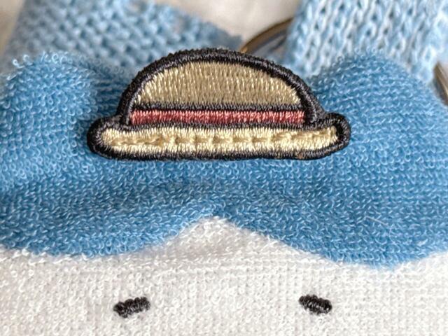 GUのちいかわ新作アイテムが可愛すぎる～！ハチワレの「バッグ＆ポーチ」気になるサイズ感をご紹介♪（写真 6/34） - mimot.(ミモット)