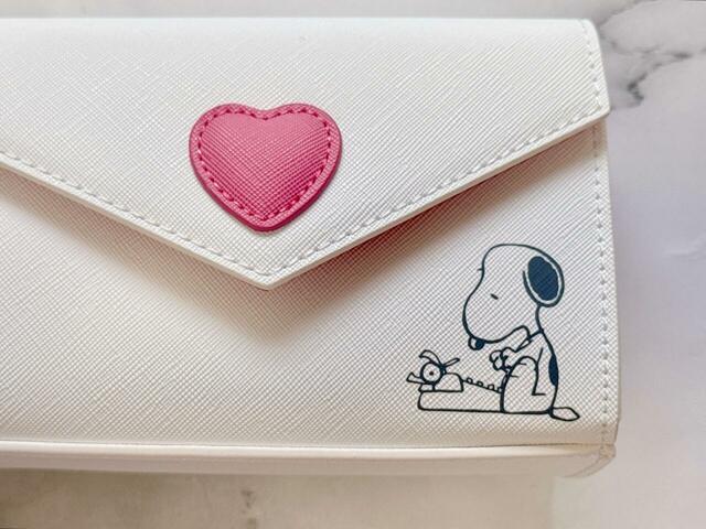 GU新作の「スヌーピー」激かわすぎポーチがオススメ♪想像以上の大容量で便利に使えるよ～！（1/2） - mimot.(ミモット)
