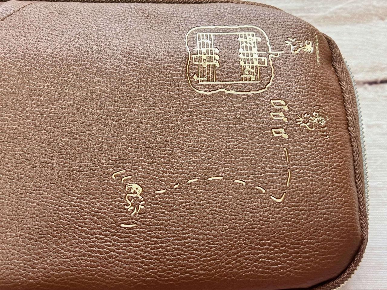 【PEANUTS×コンビニ】スヌーピーのスマホショルダーが優秀「タテでもヨコでも持てる！」（写真 12/38） - mimot.(ミモット)