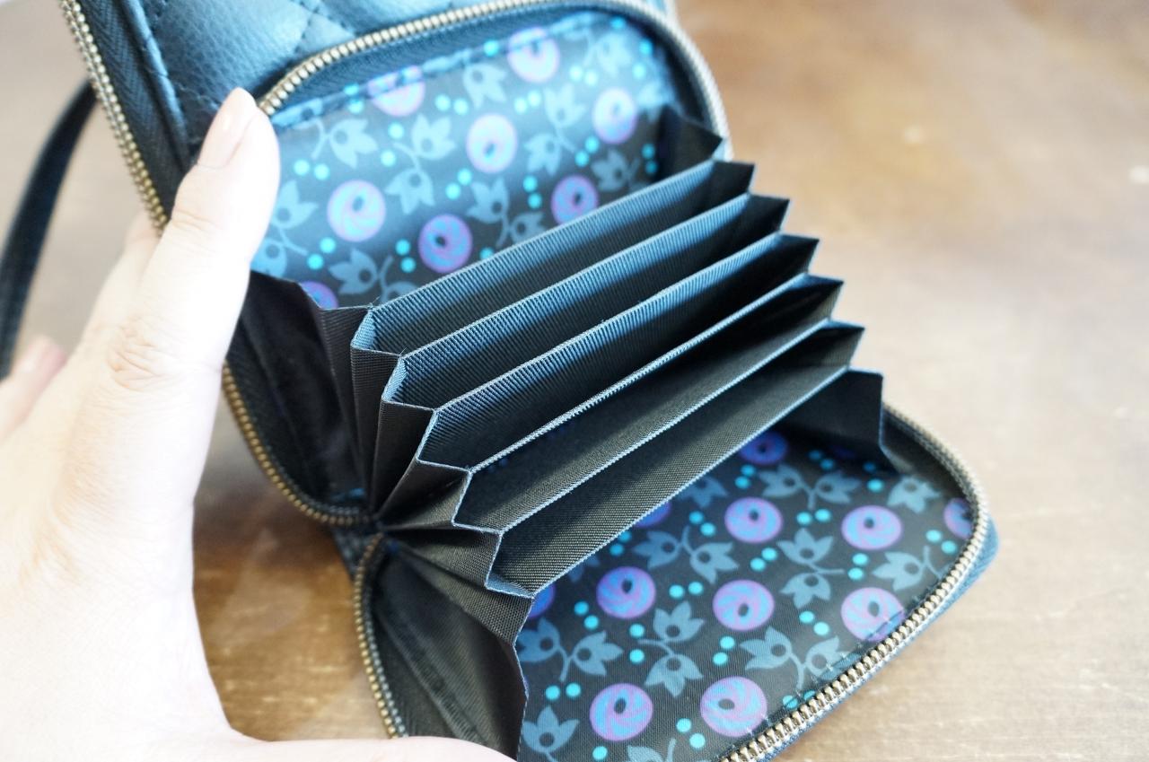 【ANNA SUI】「スマホポーチ」が大人可愛い♪ ポケット10個で収納力も抜群 お財布にもなるよ（写真 6/10） - mimot.(ミモット)