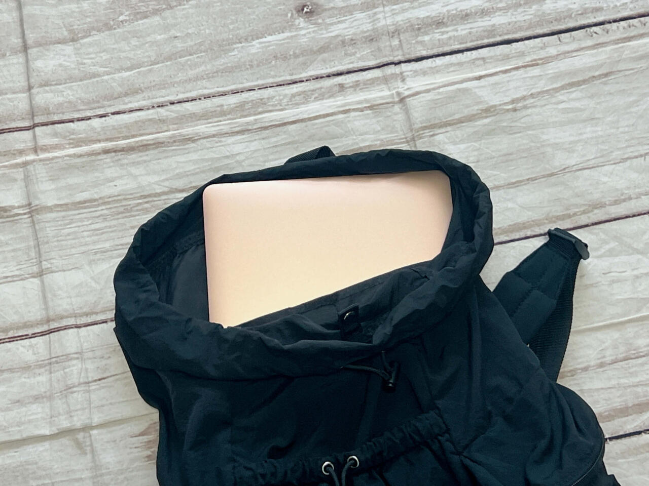 【GUの新作バックパック】大容量＆機能性も シンプルでめちゃくちゃ使い勝手いいよ！（写真 22/36） - mimot.(ミモット)