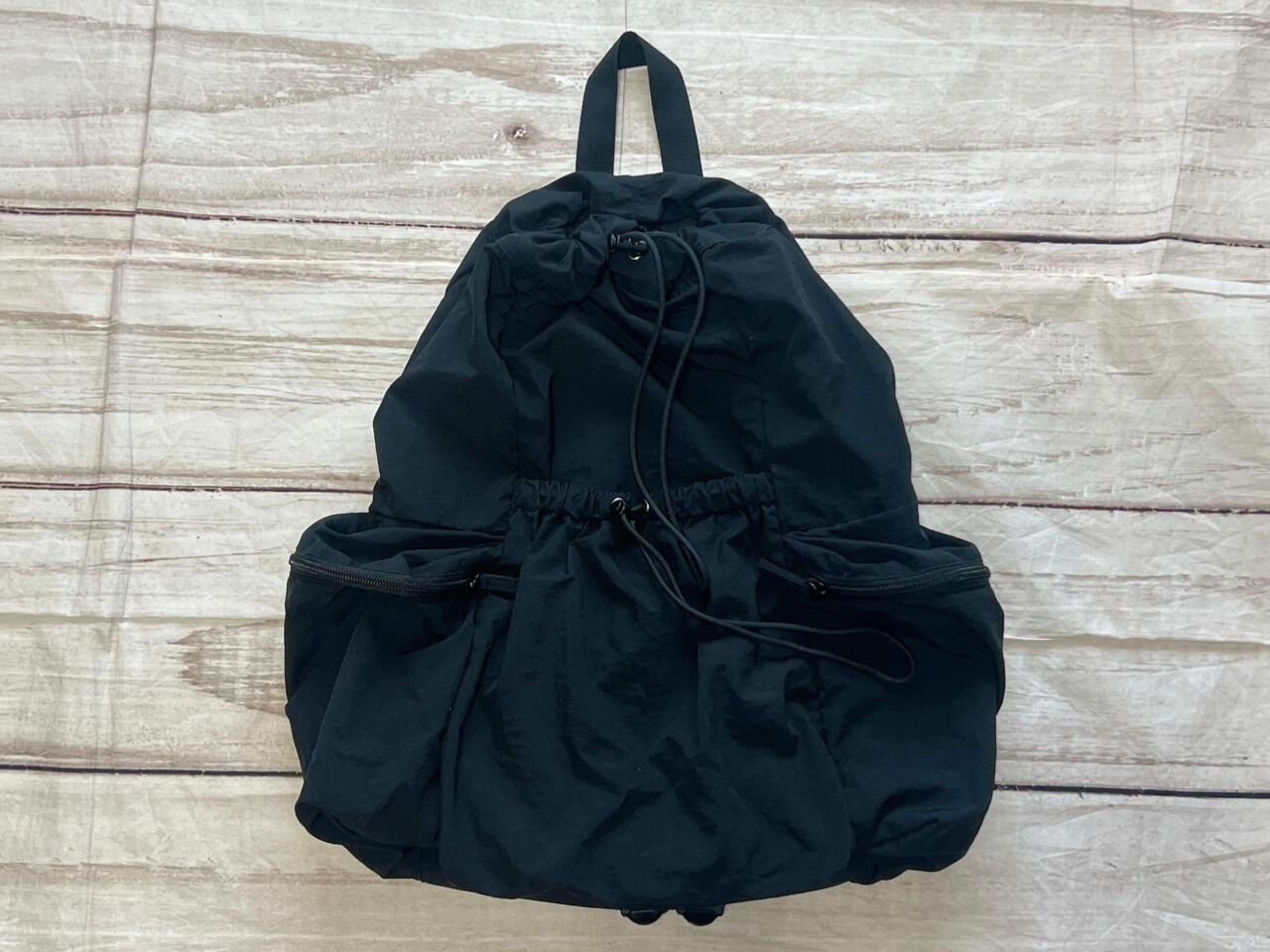 【GUの新作バックパック】大容量＆機能性も シンプルでめちゃくちゃ使い勝手いいよ！（写真 1/36） - mimot.(ミモット)