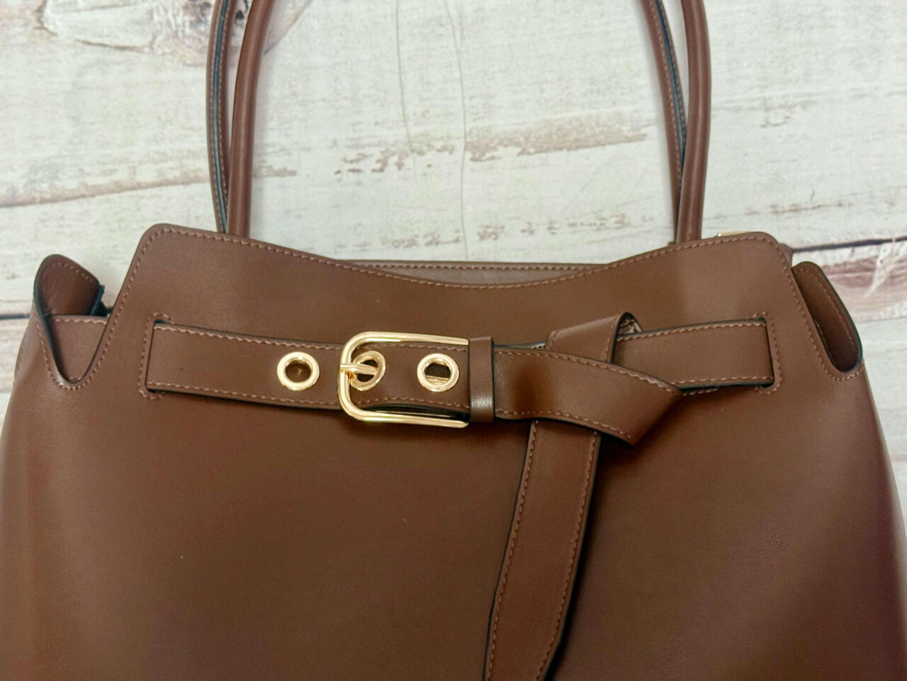 H&Mで見つけたオンオフ使える高見えバッグ！通勤にも便利なサイズ感がサイコウ♪（写真 5/18） - mimot.(ミモット)