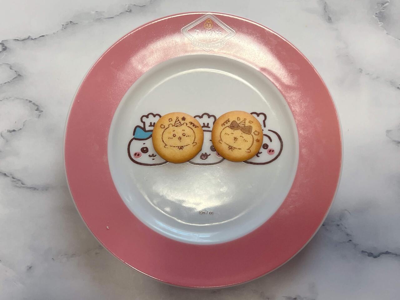 【ちいかわ】新作の食玩「刺繍缶バッジビスケット」めちゃくちゃかわいい！なのに悲劇が…！！（写真 34/43） - mimot.(ミモット)