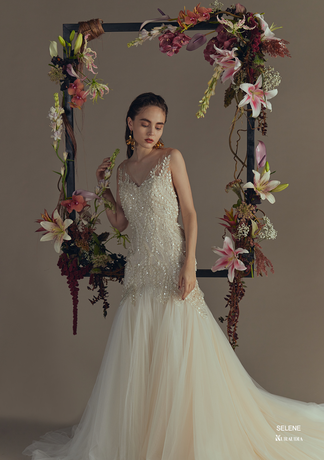 【新作ウェディングドレス】凛とした女神のよう♪ 日本人の体型に合わせてボディラインを美しく「Irida maison」一挙紹介（写真 9/232） - mimot.(ミモット)