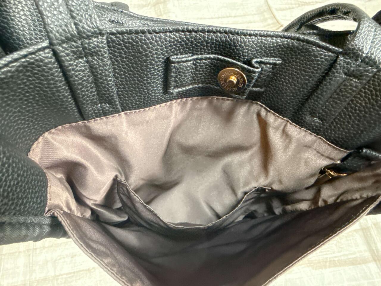 【ハニーズ】高級感ある柔らかトートバッグを発見！多ポケットでPCもA4もすっきり収納♪（写真 15/29） - mimot.(ミモット)