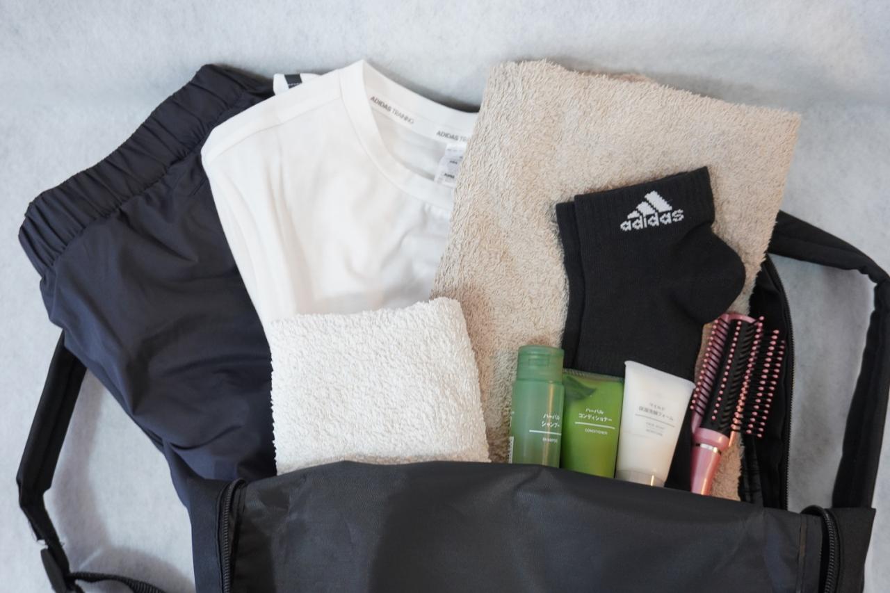 コンビニで買えるリュックがすごい！2層構造でめちゃくちゃ使える～♪（1/4） - mimot.(ミモット)