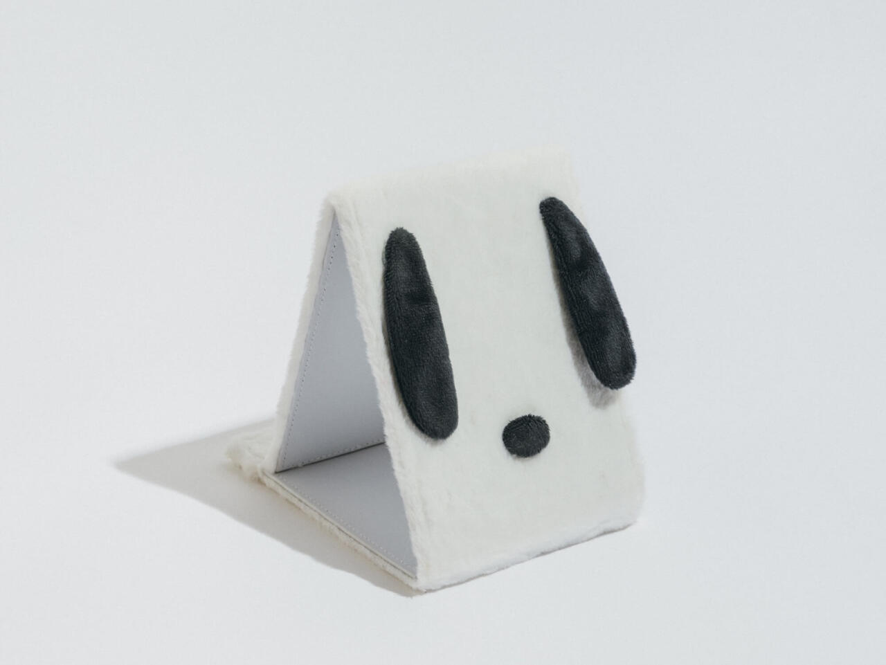 【PEANUTS】スヌーピーがサンタになった！冬に便利なあったかグッズも登場♪（写真 1/11） - mimot.(ミモット)