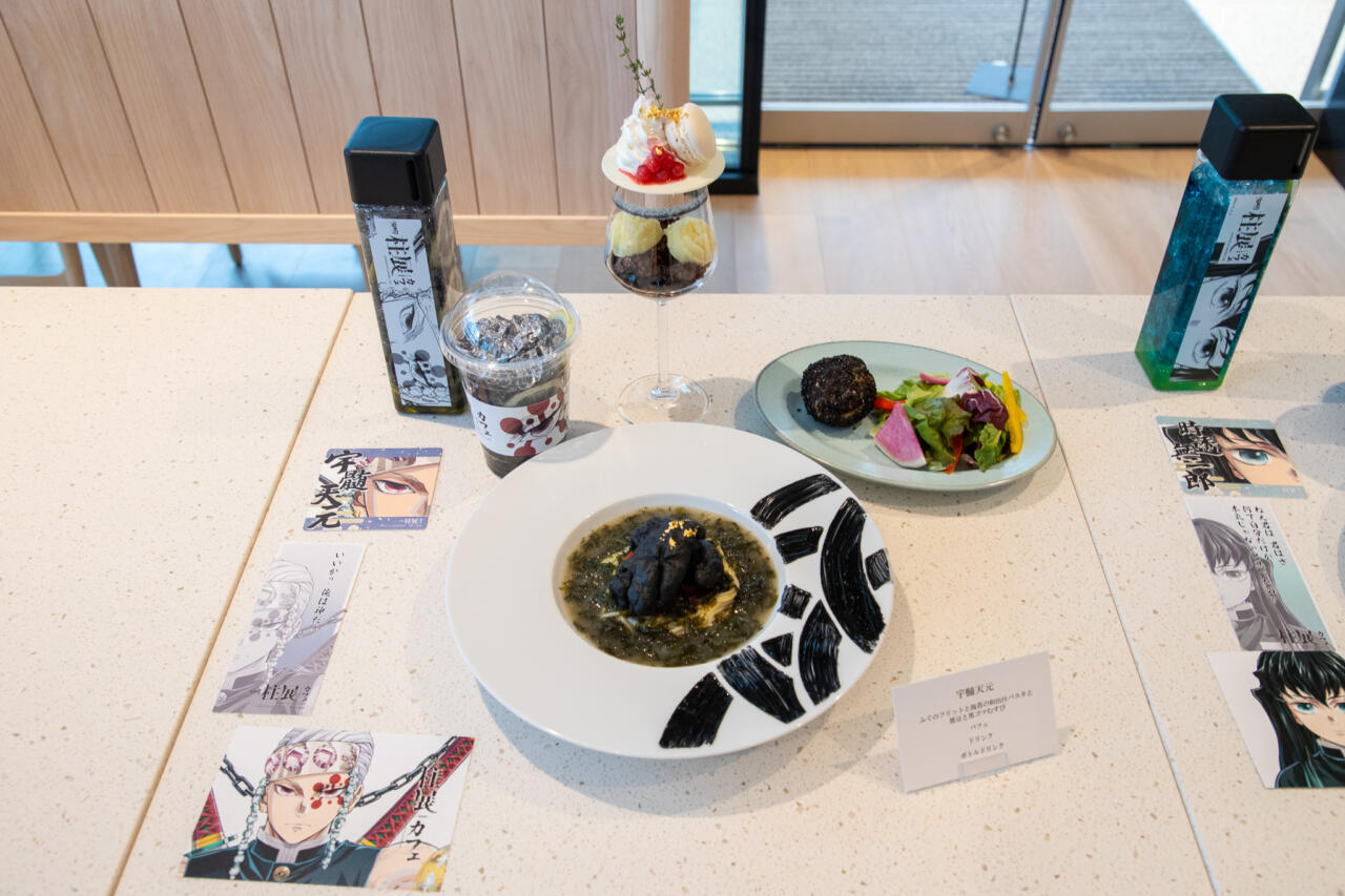 『鬼滅の刃』“柱”の世界に包まれる大規模展示がスタート！カフェメニューも食べたい♪（写真 11/89） - mimot.(ミモット)