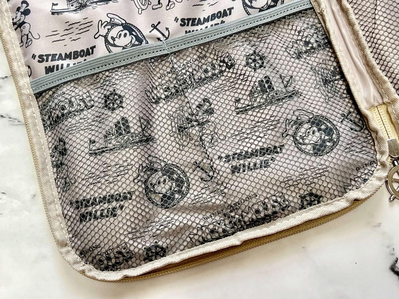 ミッキーのB5サイズ収納OKなマルチポーチ。大人の遊び心を感じるデザインがたまらない！（写真 18/26） - mimot.(ミモット)