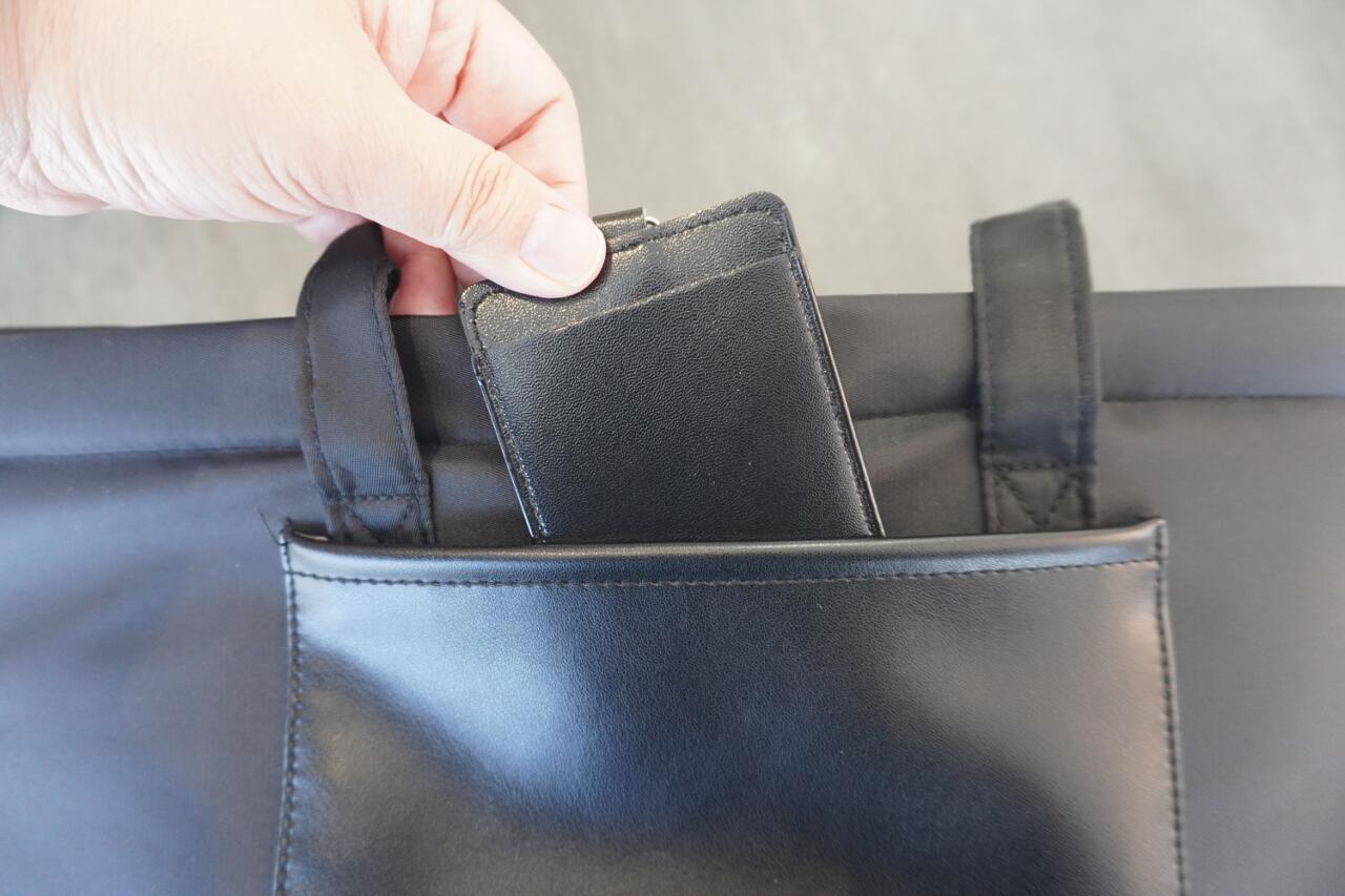 3COINSの「大容量トートバッグ」仕事用にも使えるよ！ポケット多めで機能的♪（写真 6/20） - mimot.(ミモット)