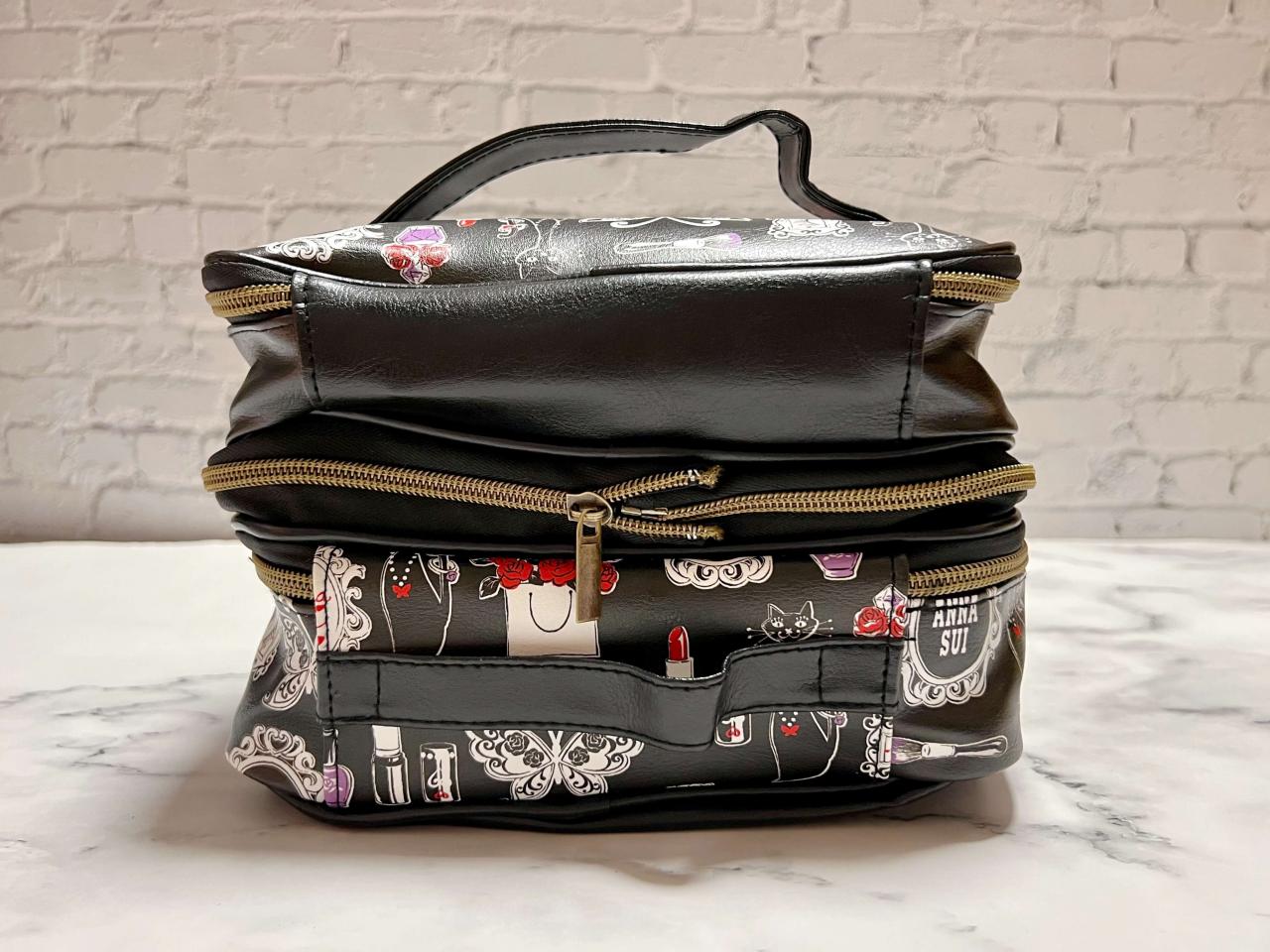 【ANNA SUI】メイクポーチは世界観が炸裂する可愛さ！2つに分かれてめちゃくちゃ便利♪（写真 18/27） - mimot.(ミモット)