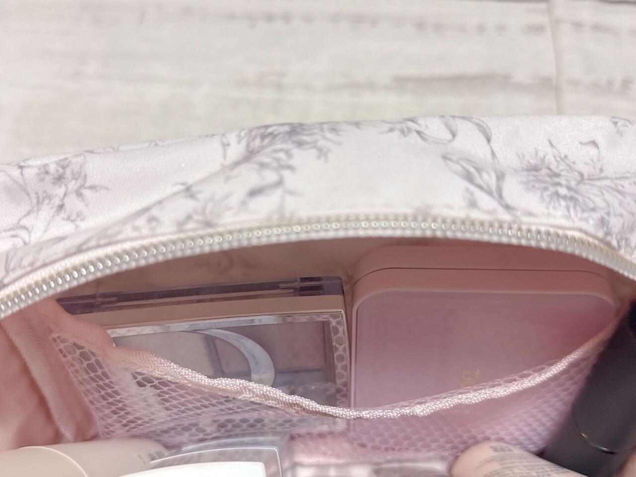 完売続出！日焼けキティちゃんのポーチ＆ミラー付録が大人気！見かけたら即ゲットしてね♪（写真 35/37） - mimot.(ミモット)