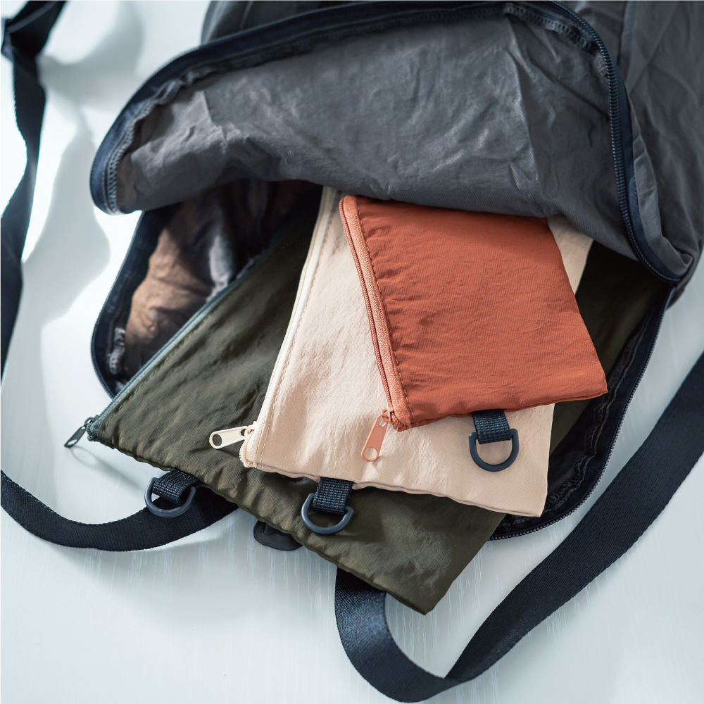 【必見】これ300円は安すぎ…！お洒落＆機能的「コスパ最強バッグ＆ポーチ」を“あの話題ブランド”が出したよっ♪ - mimot.(ミモット)