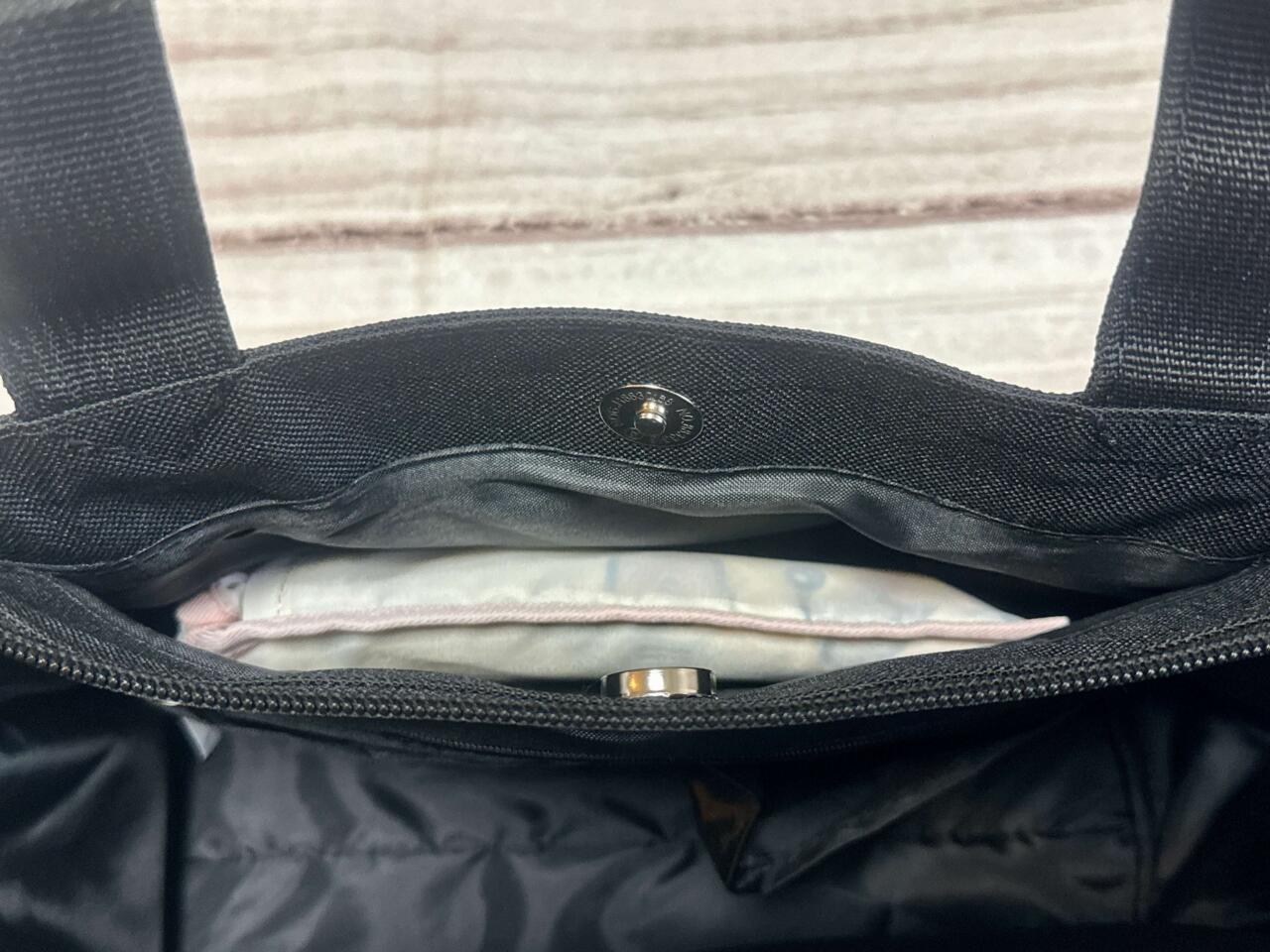 しまむらのスヌーピー新作バッグが超優秀だった！2,000円以下で買えて多機能＆シンプルデザインが最高♪（写真 23/32） - mimot.(ミモット)