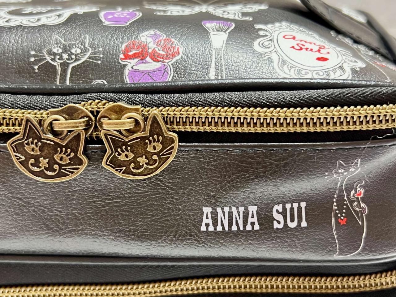 【ANNA SUI】メイクポーチは世界観が炸裂する可愛さ！2つに分かれてめちゃくちゃ便利♪（写真 8/27） - mimot.(ミモット)