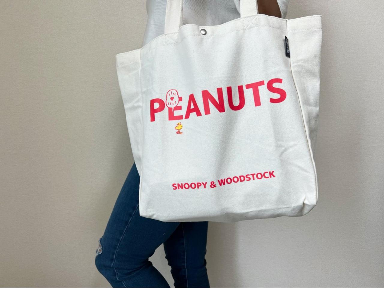【リンネル×PEANUTS】のトートバッグは使える大容量＆ひょっこりスヌーピーが可愛すぎる～♪（写真 3/10） - mimot.(ミモット)