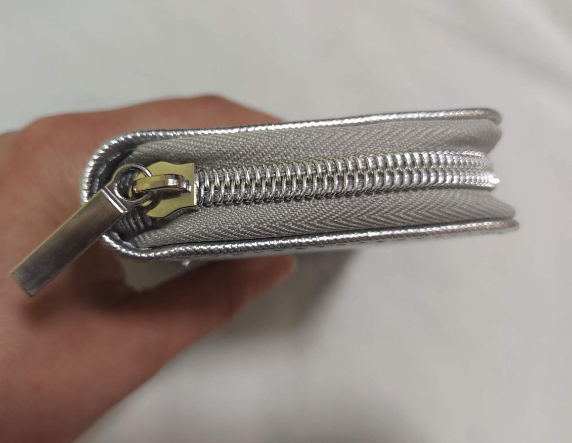 【PEANUTS最新付録】スヌーピーのミニ財布が大人かわいい♪ カードケースにもなるよ（1/2） - mimot.(ミモット)