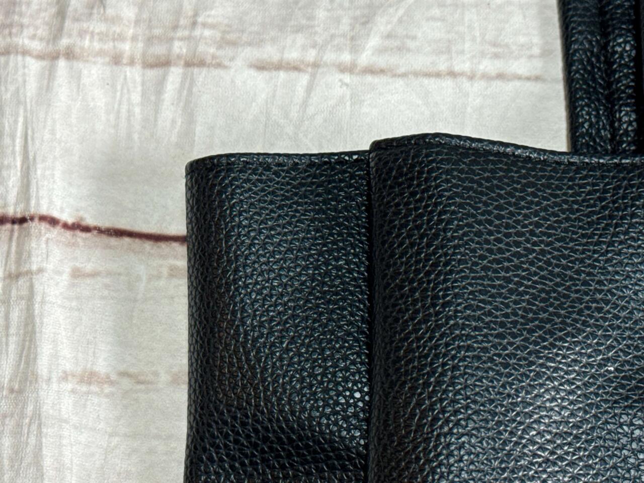 【ハニーズ】高級感ある柔らかトートバッグを発見！多ポケットでPCもA4もすっきり収納♪（写真 4/29） - mimot.(ミモット)