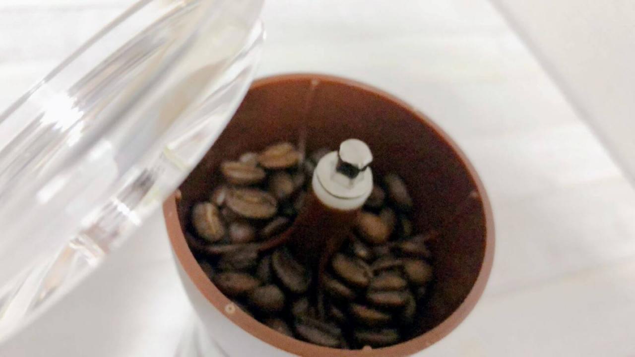 【MonoMaster×PEANUTS】スヌーピーの「コーヒーミル＆ミニ缶」付録だけど機能性 豆を挽いて珈琲飲んでみた♪（写真 18/37） - mimot.(ミモット)