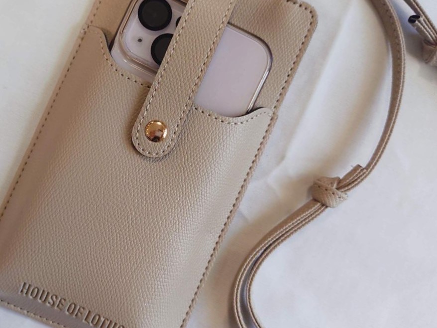 上品でおしゃれな「スマホポシェット」付録で出るよ～♪ポーチ＆チャーム付き豪華3点セット開封レビュー（1/3） - mimot.(ミモット)