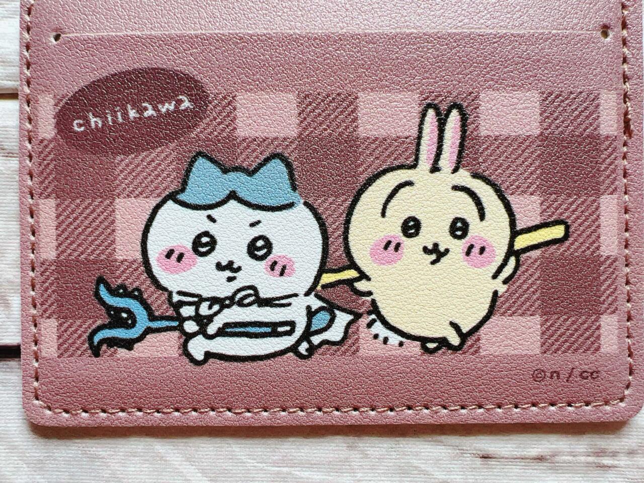 【ちいかわ×100均グッズ】実用的な雑貨が出たよ～！イチ推しは「窓付きカードケース」（1/3） - mimot.(ミモット)