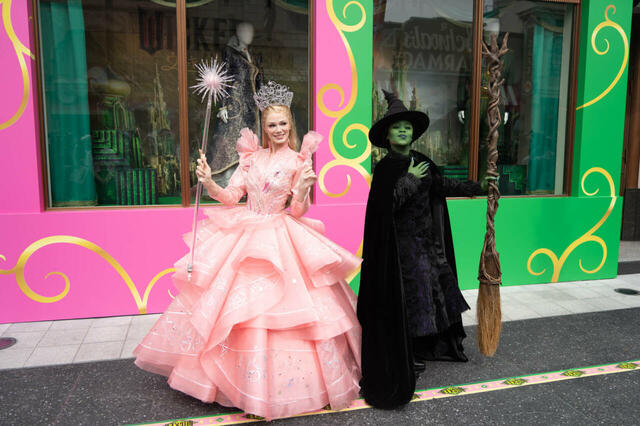 【USJ】2人の魔女に会えるのは日本でここだけ！『ウィキッド』グッズが豪華すぎ♪ - mimot.(ミモット)