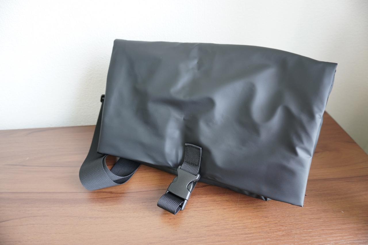 書店で買える♪超優秀な「ショルダーバッグ」防水生地で水＆汚れに強い！（写真 4/21） - mimot.(ミモット)