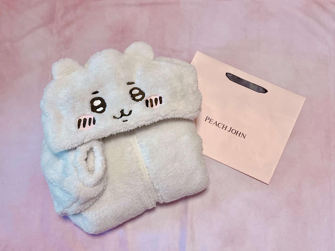 【ちいかわ×PEACH JOHN】裏返すとハチワレが…♪ かわいすぎるルームウェア徹底レビュー！（1/3） - mimot.(ミモット)