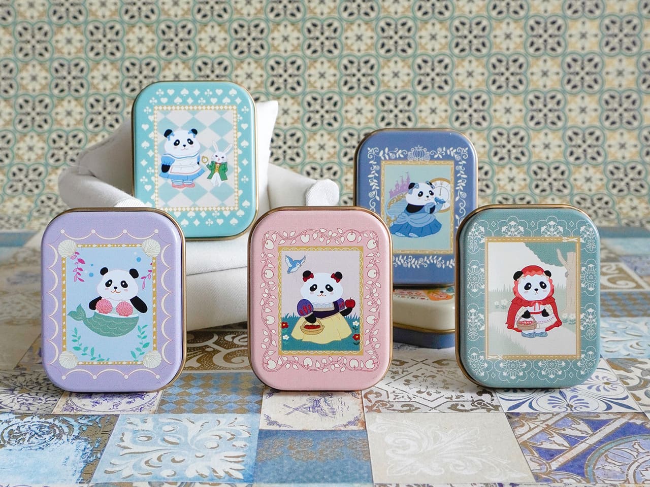 「お姫様パンダ缶」かわいすぎ！人気の「青山デカーボ」クッキー缶から期間限定の新商品でるよ♪（写真 2/7） - mimot.(ミモット)