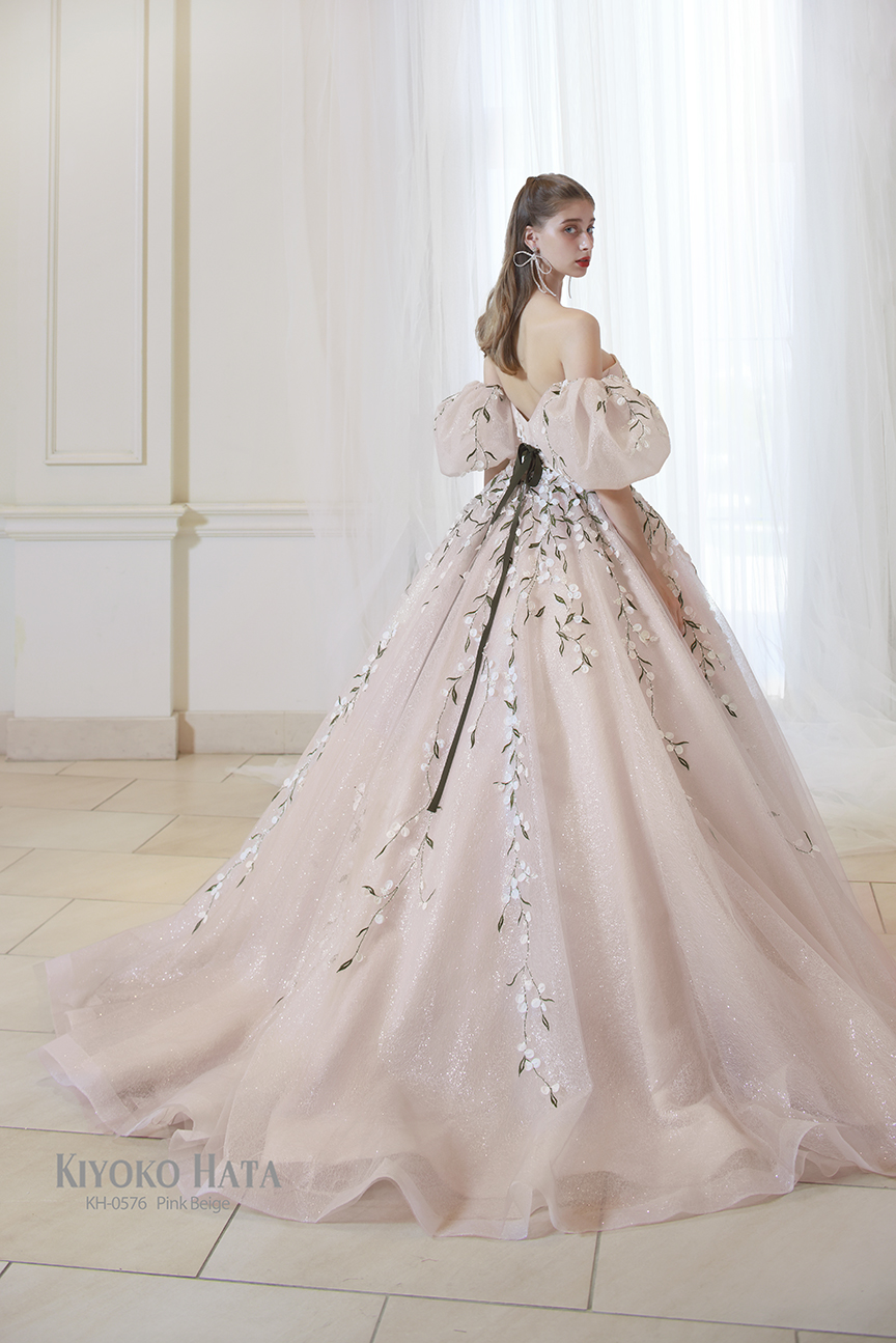 上品な大人プリンセスになれる♪視線くぎ付け「KIYOKO HATA」最旬ウェディングドレス“新作12着”（写真 1/65） - mimot.(ミモット)