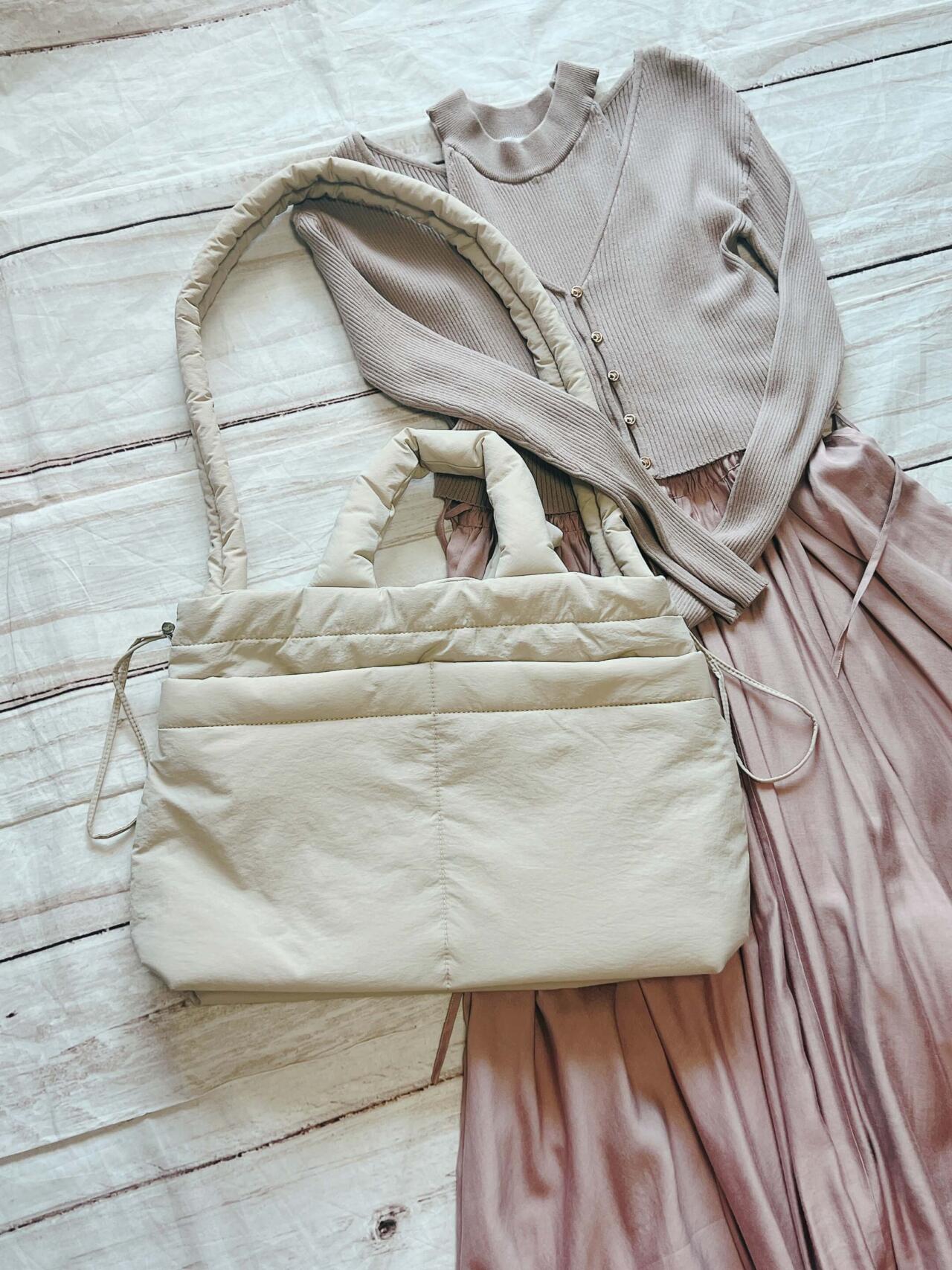 GU新作「ふわふわパフバッグ」軽くて大容量！2Way＆シルエット調整もできちゃうよ♪（写真 32/36） - mimot.(ミモット)