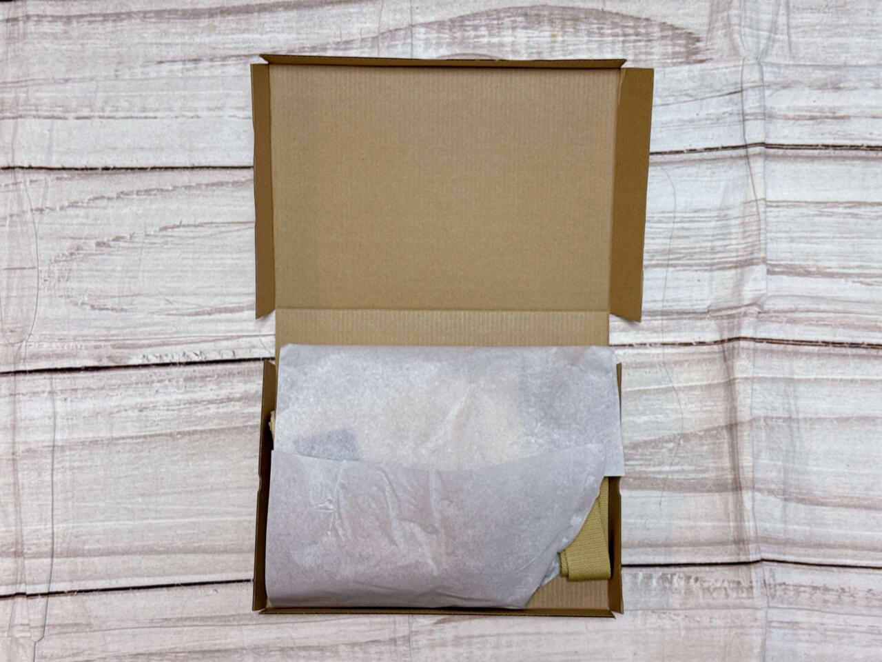 本屋さんで買える♪「ちいかわ2WAYバッグ」大人かわいい“うさぎver.”は機能性もバッチリ！（写真 4/32） - mimot.(ミモット)