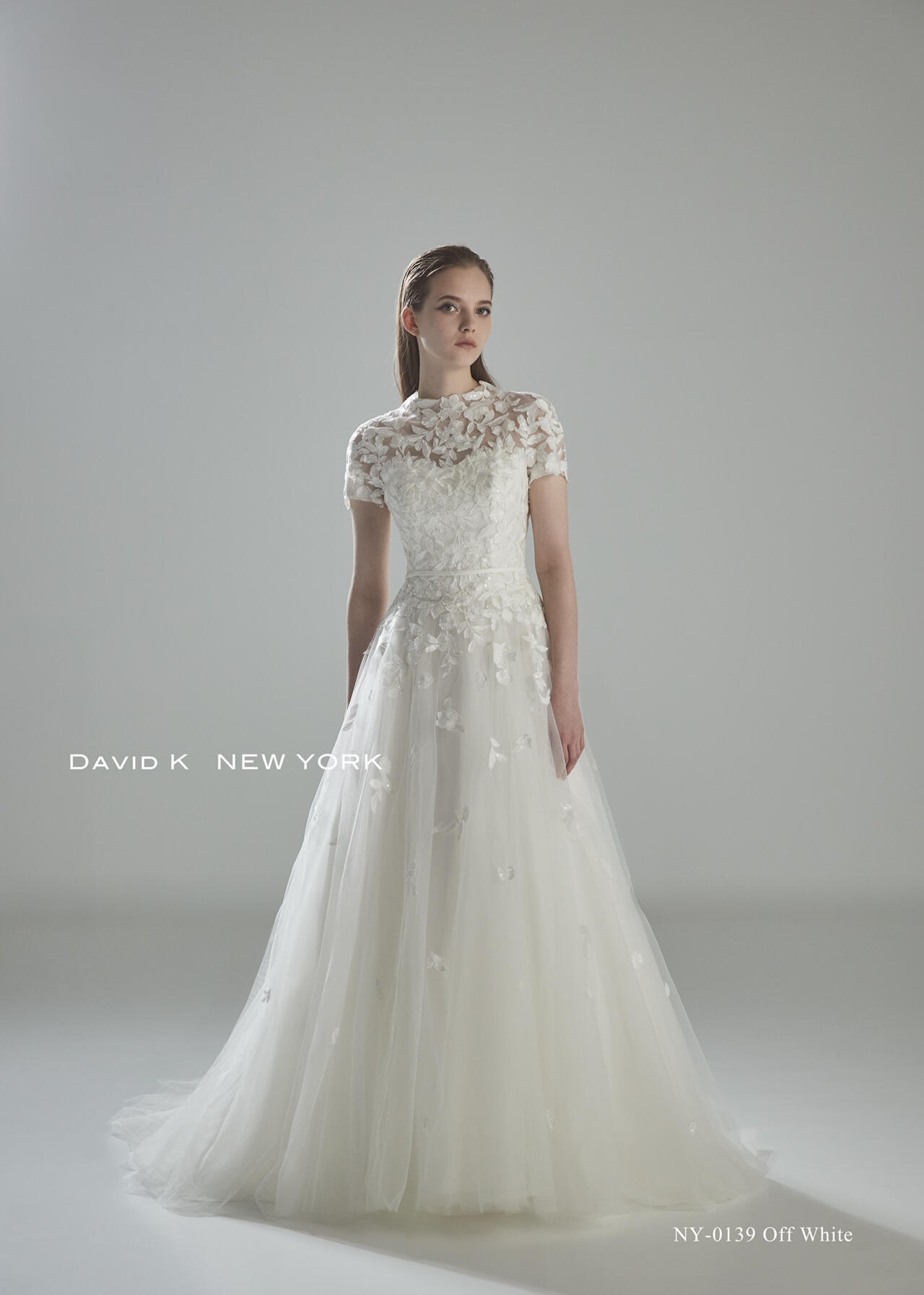 視線くぎ付け♪人気“4ブランド”可憐な大人の気品あふれる【2025年新作ウェディングドレス】（写真 61/127） - mimot.(ミモット)