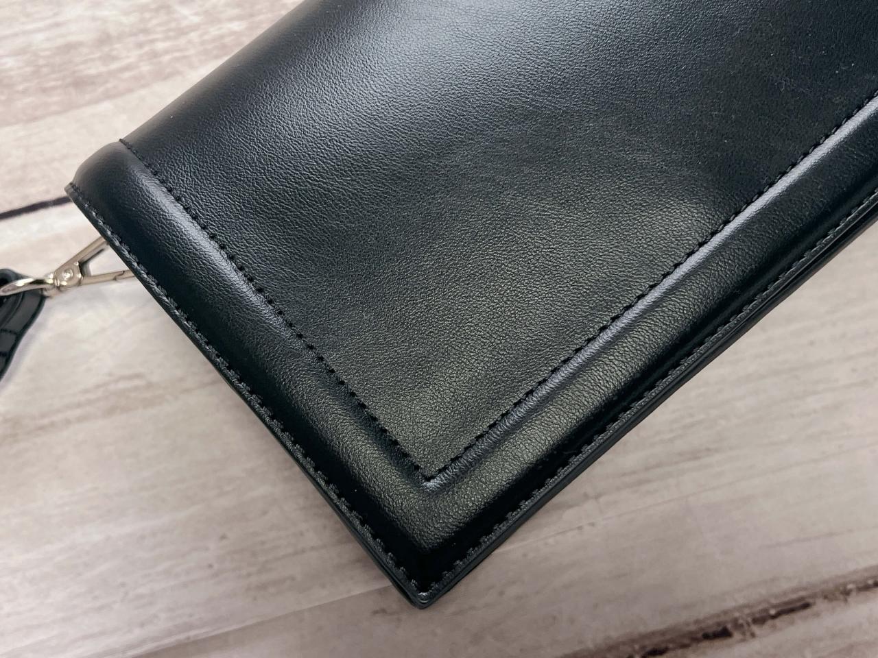 GUの店舗限定ショルダーバッグが高見えするしめちゃくちゃ使える～！（1/3） - mimot.(ミモット)