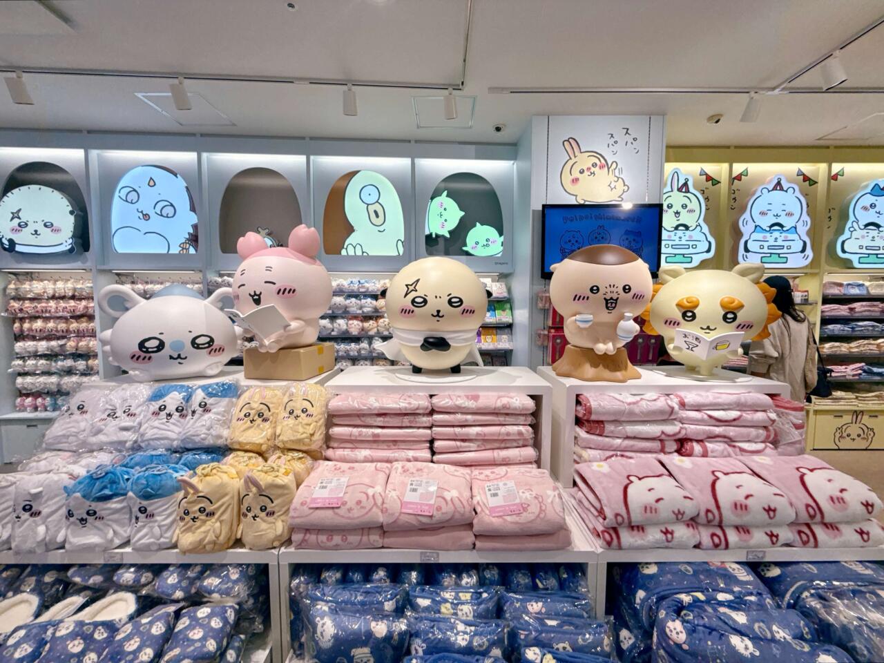 【ちいかわらんど原宿店リニューアル】かわいすぎ注意！マニアが選ぶ店内の見どころ＆新作グッズ♪（写真 9/82） - mimot.(ミモット)