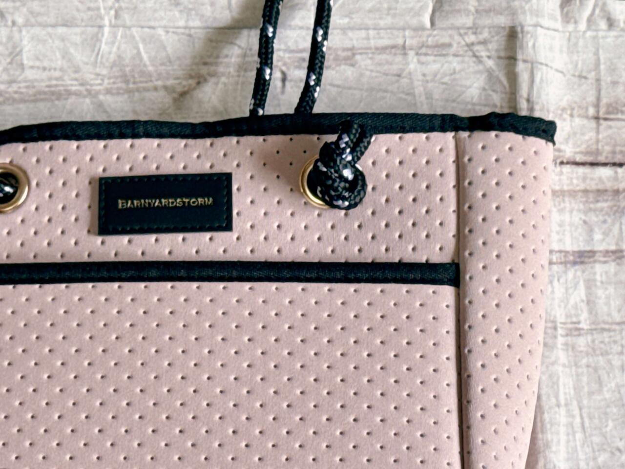 人気ブランドのパンチングトートが付録で出たよ！2WAY＆絶妙なサイズ感で便利に使えそう♪（写真 7/22） - mimot.(ミモット)