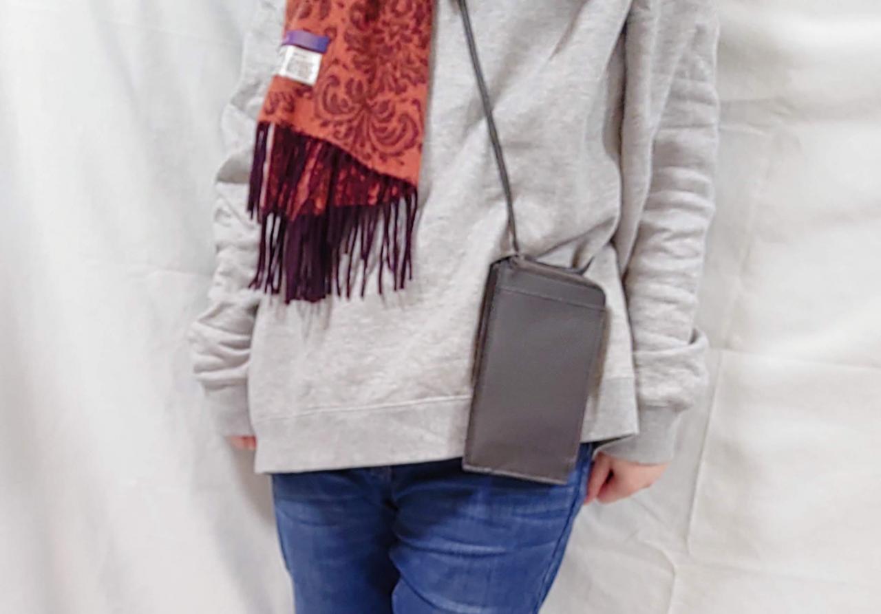 人気ブランドの上品スマホショルダーが付録で出たよ♪お財布機能つき！（写真 19/21） - mimot.(ミモット)