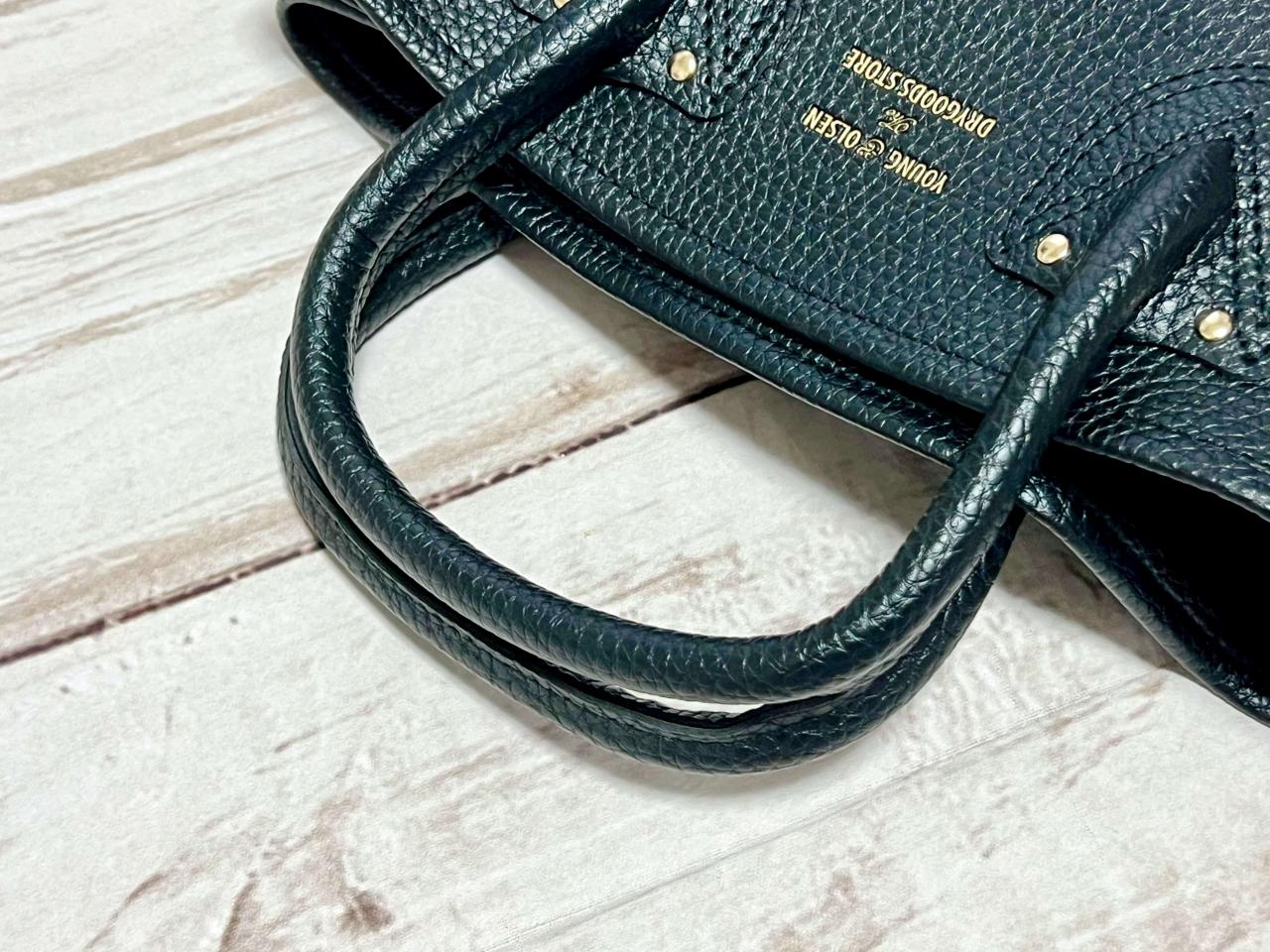 本屋さんで買える【ヤング＆オルセン】上品なレザー調「トートバッグ」仕切りアリでめちゃ優秀（写真 11/31） - mimot.(ミモット)