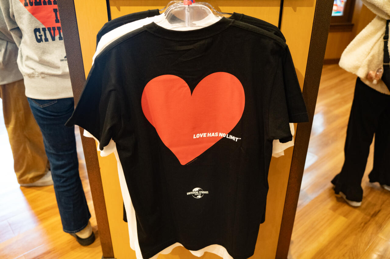 【USJ限定】スヌーピーとセサミストリートのパーカー＆Tシャツでたよ！チャリティグッズ一挙紹介♪（写真 8/76） - mimot.(ミモット)