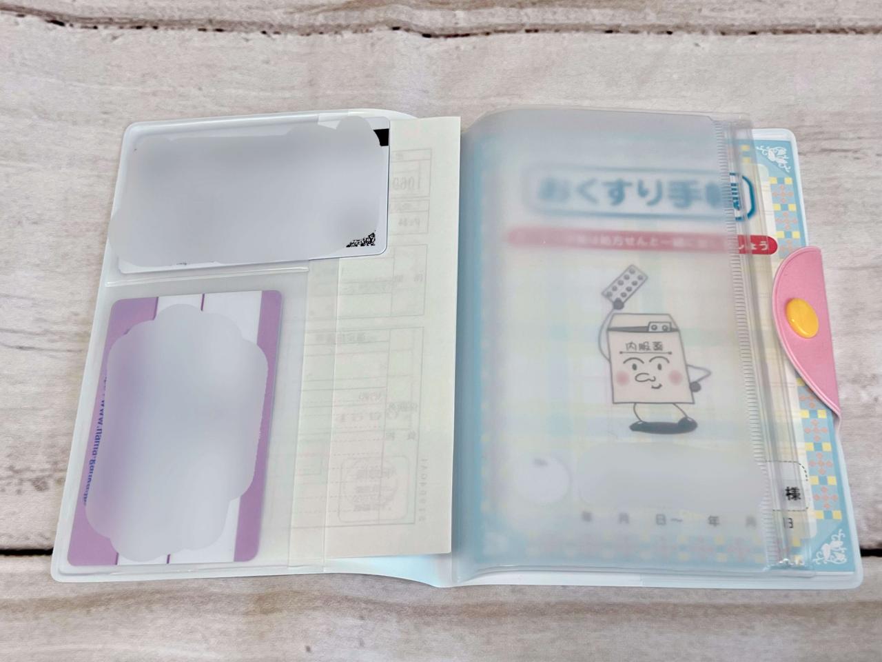 【ちいかわ×マツキヨ】コラボ第2弾のイチ推しは「マルチケース」お薬手帳を入れるのにピッタリ♪（写真 22/24） - mimot.(ミモット)