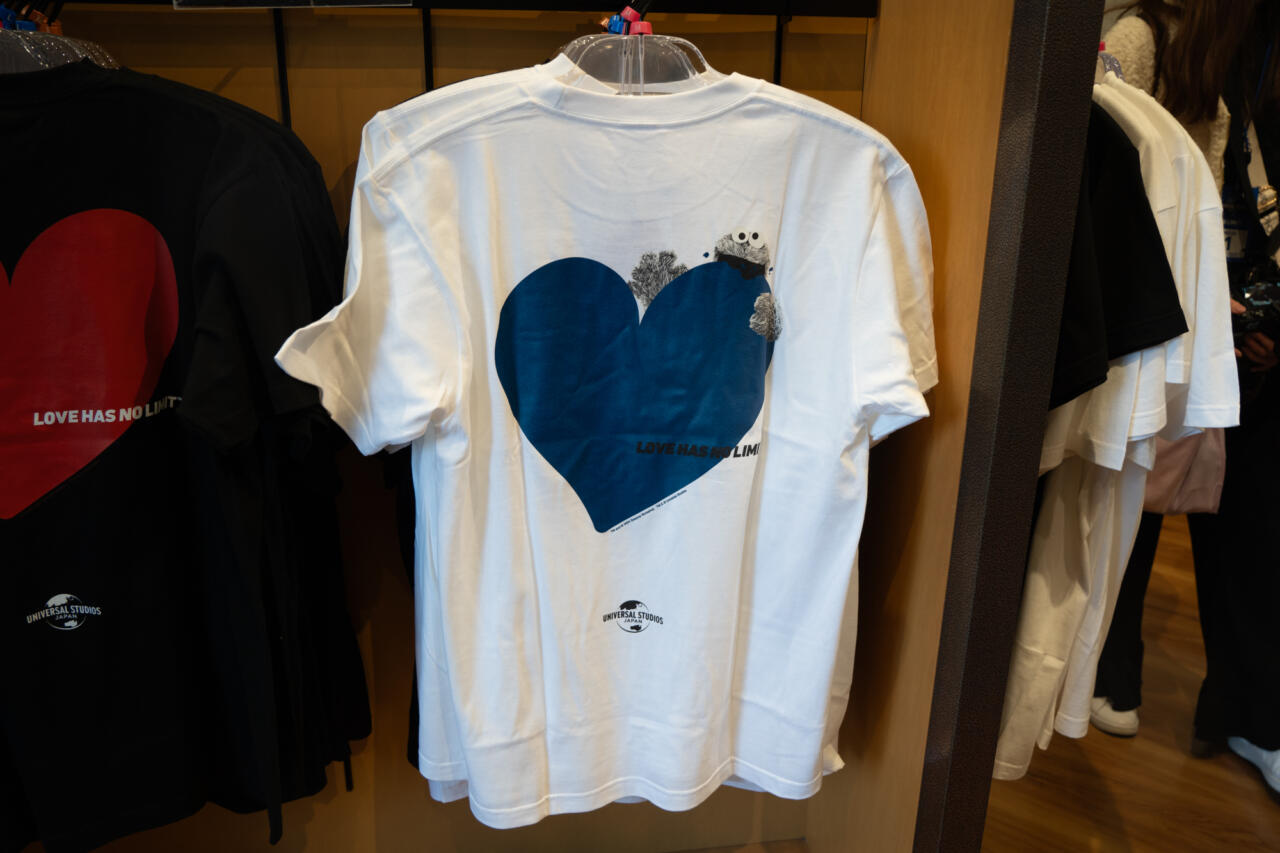 【USJ限定】スヌーピーとセサミストリートのパーカー＆Tシャツでたよ！チャリティグッズ一挙紹介♪（写真 4/76） - mimot.(ミモット)