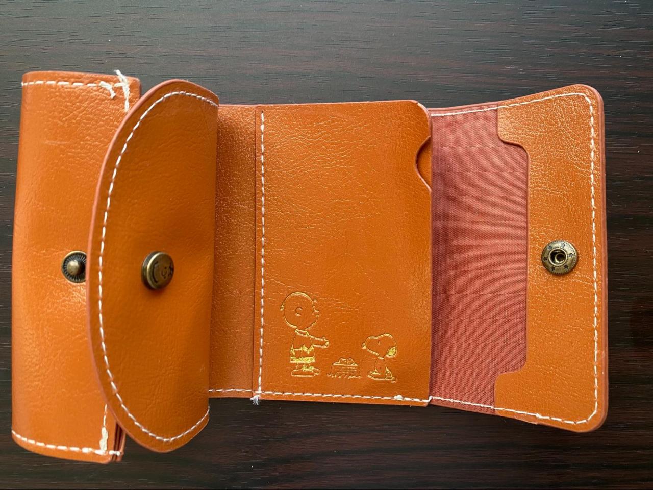 【PEANUTS】小さくても機能性バッチリ！「スヌーピーのミニ財布」おすすめはキャメル！ローソンで見つけてね♪（写真 2/17） - mimot.(ミモット)