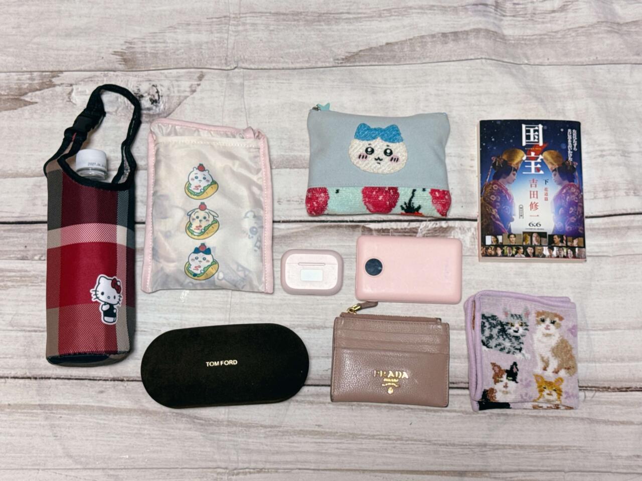 ハローキティの大人かわいい便利な付録でたよ！巾着つきトート＆保冷・保温ペットボトルホルダー豪華2点セット♪（写真 17/30） - mimot.(ミモット)